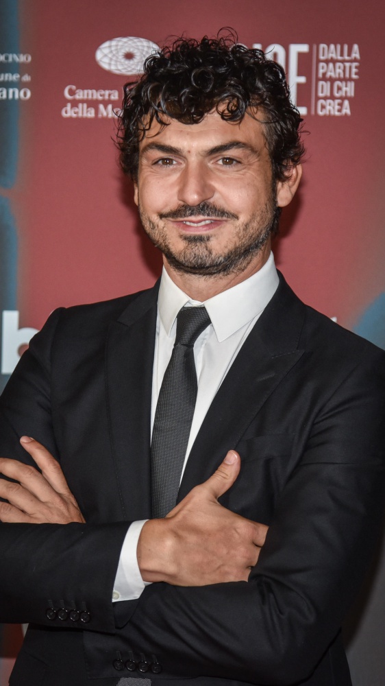 Fabrizio Moro torna live nel 2026 con il tour "NON HO PAURA DI NIENTE ...