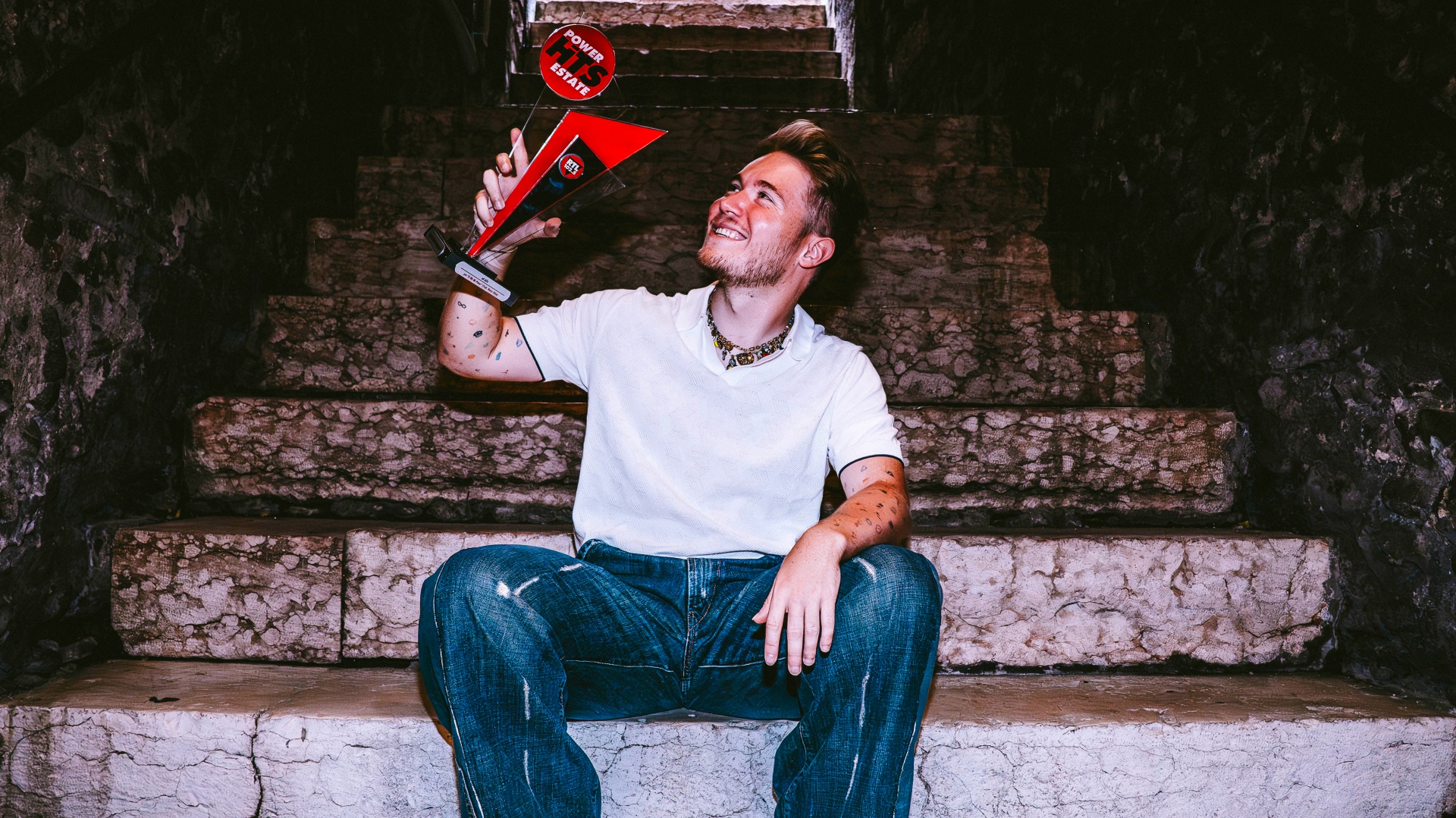 “A me mi piace” (ft. Manu Chao) di Alfa è il brano vincitore del premio ...