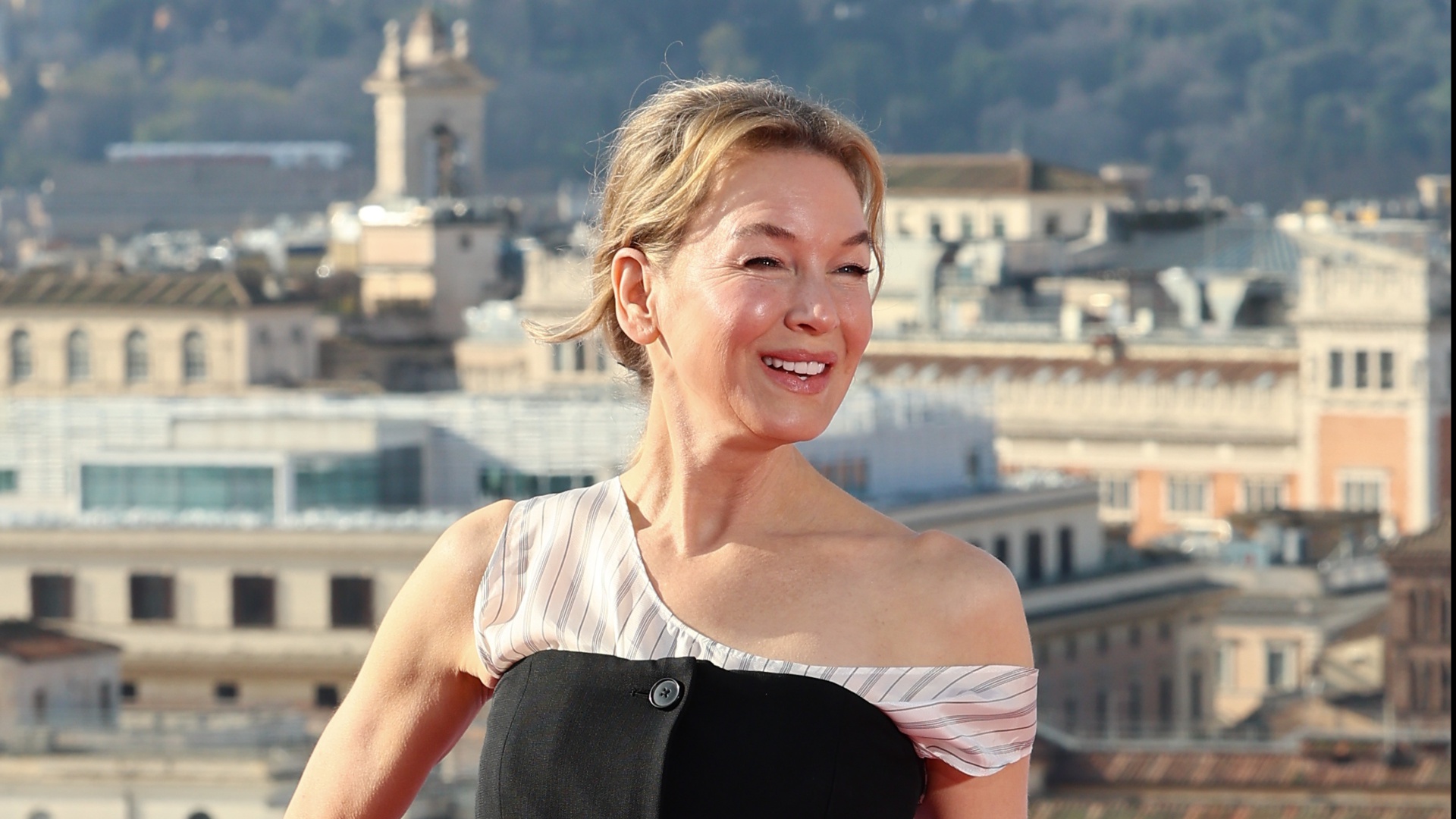 Bridget Jones è arrivata a Roma: Renée Zellweger ha presentato il quarto film della serie, nelle ...