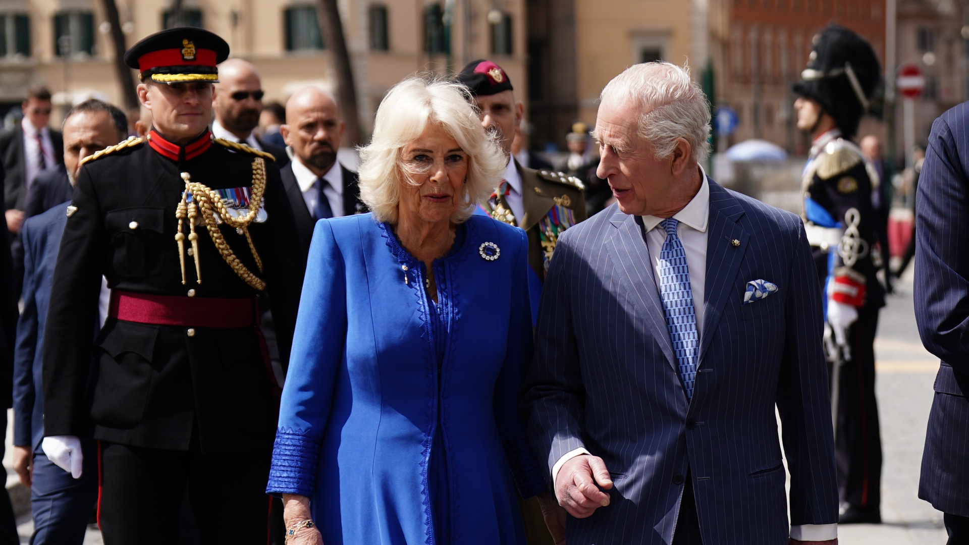 Carlo e Camilla a Roma: l'incontro con il presidente Mattarella e l ...