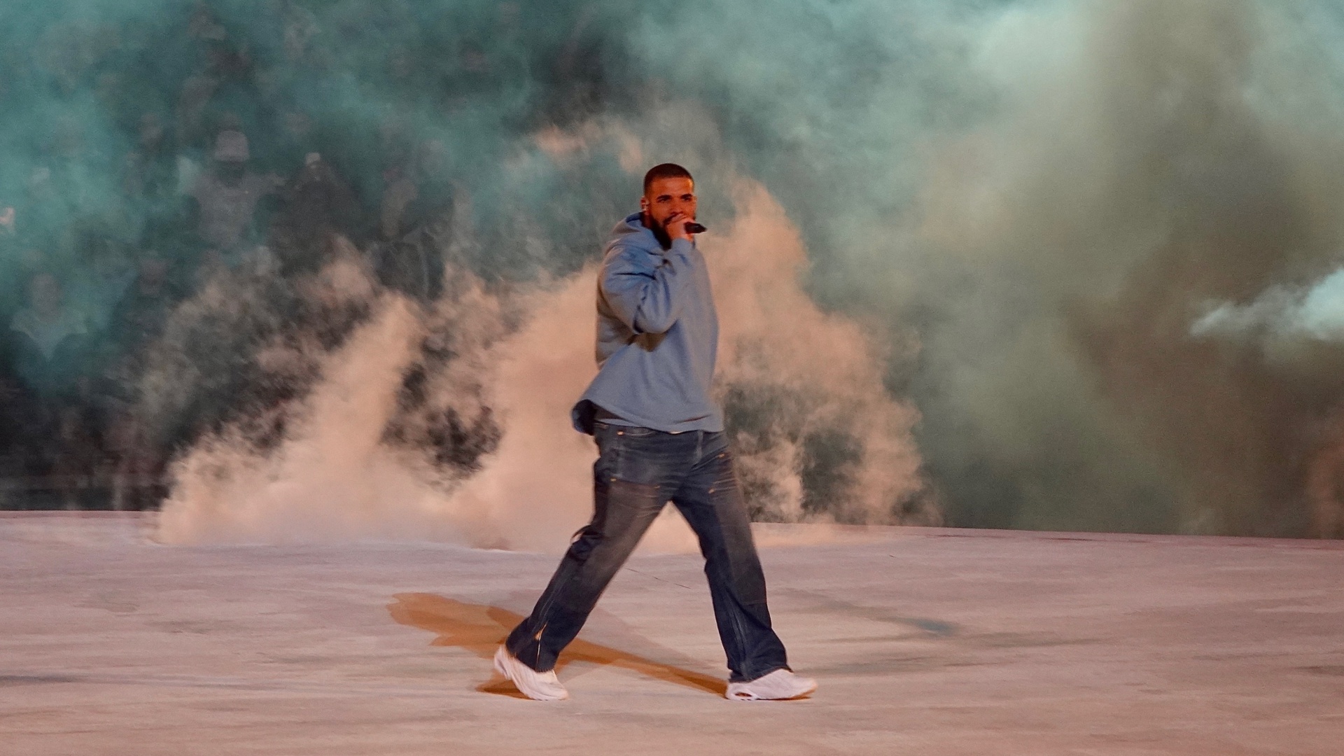 Drake ha fatto causa alla sua etichetta discografica per diffamazione ...