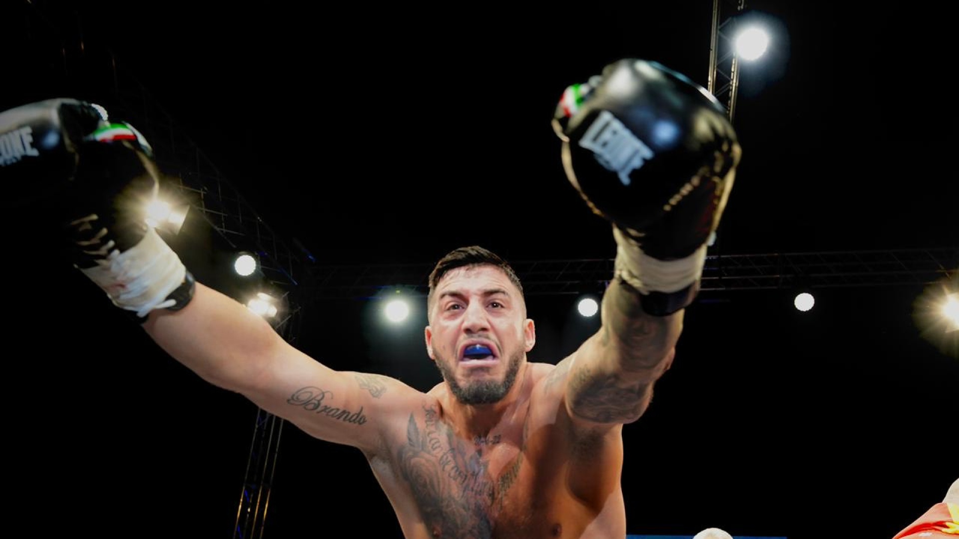 Faraoni conquista Torino in un match epico. Il romano batte il campione ...