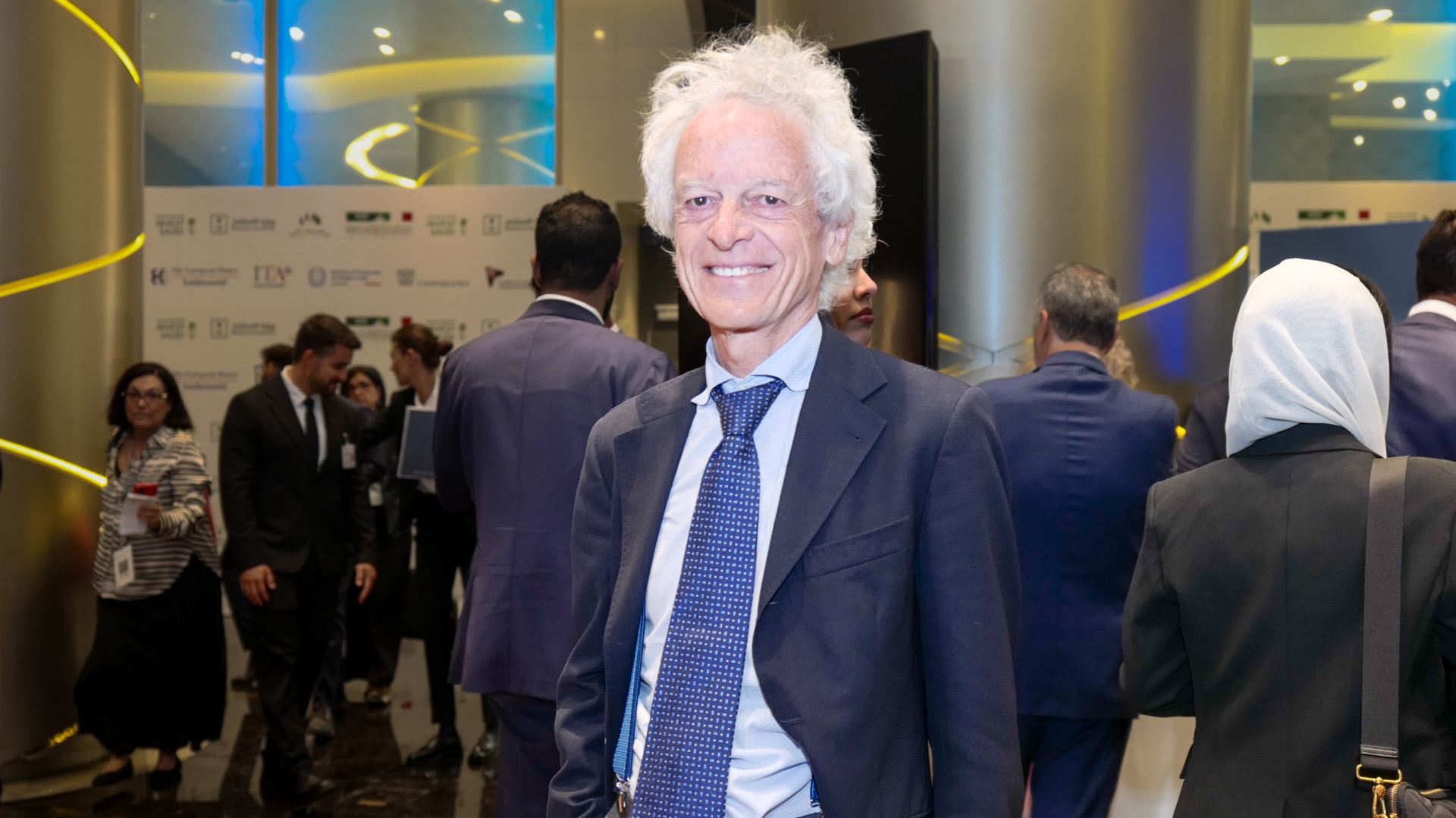 Federico Rampini racconta perché il nostro futuro passa dall'Africa su ...