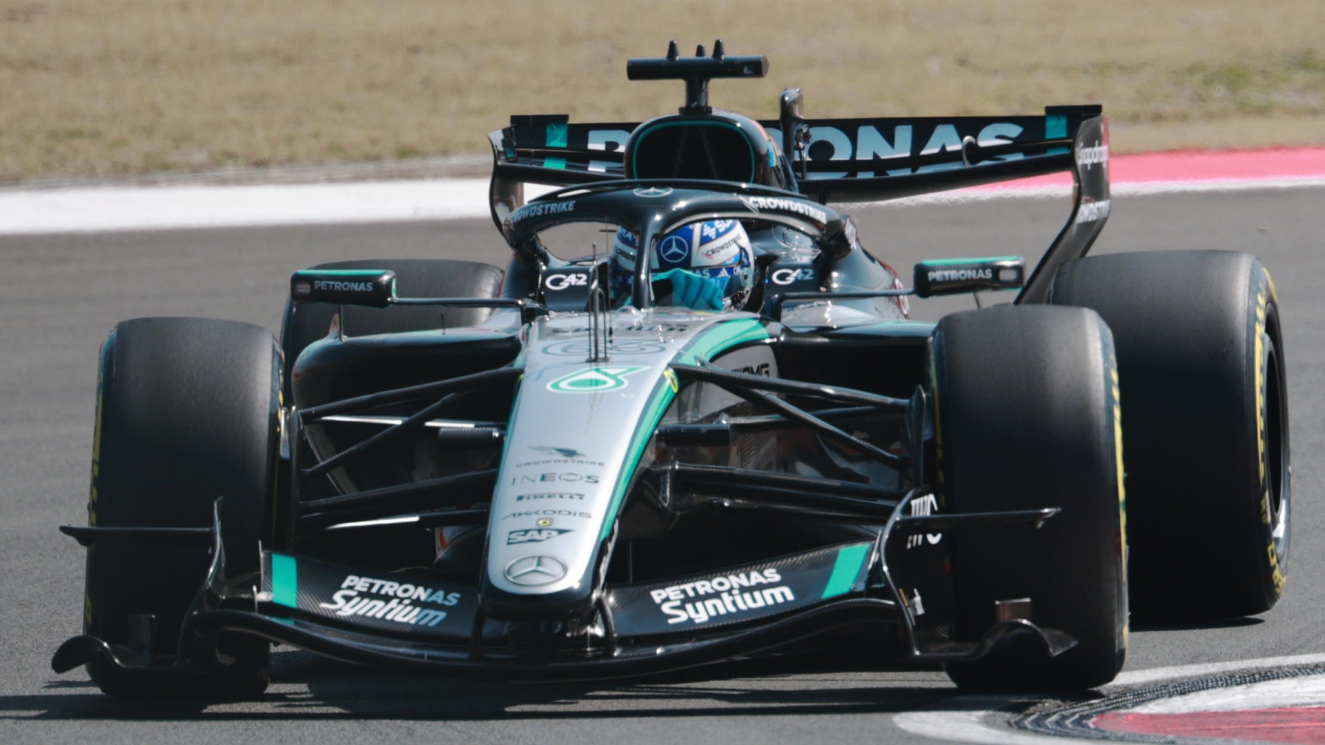 Formula 1, Sprint in Cina: Russell vince davanti alle Ferrari ...