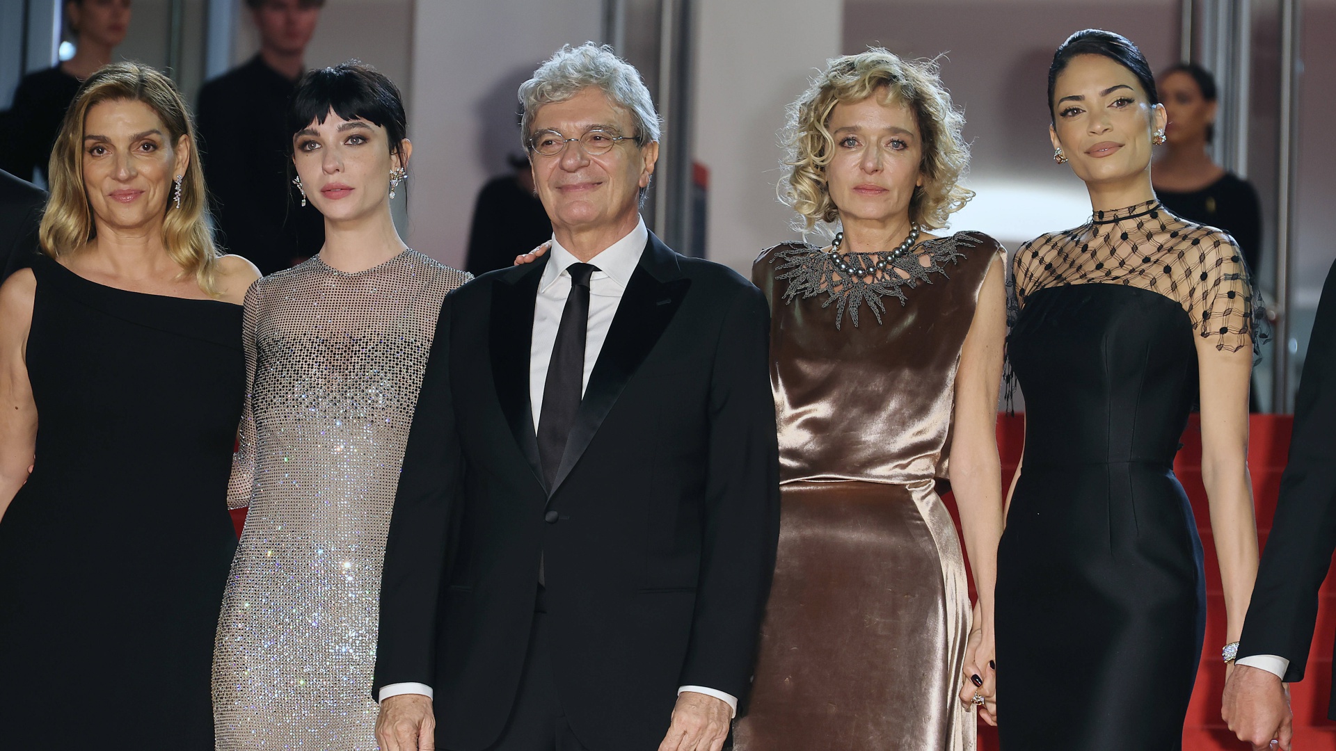 Fuori di Mario Martone: trama, cast e recensione del film in concorso al Festival di Cannes 2025 ...