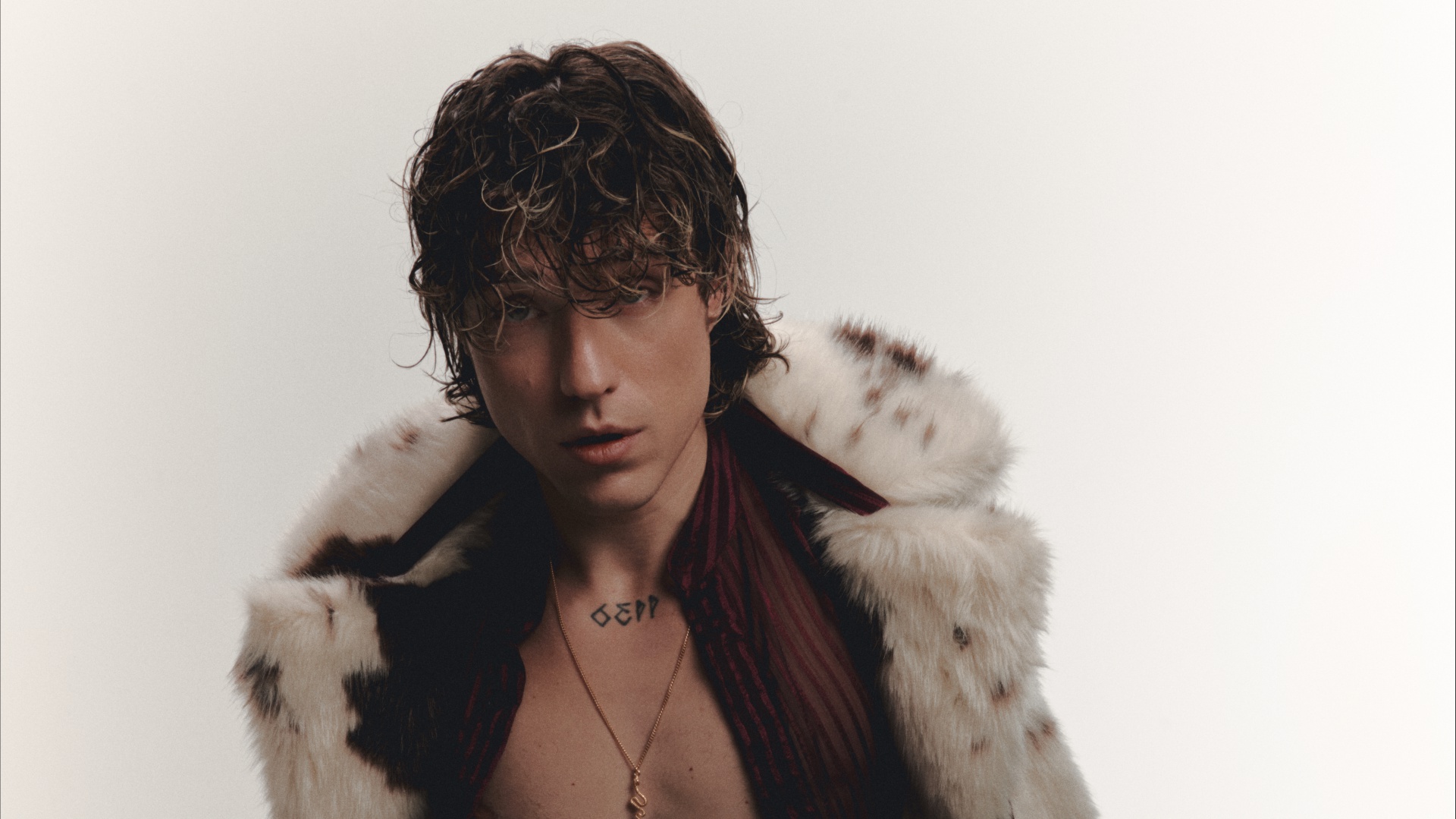 Irama a RTL 102.5: “Nel 2026 ci sarà il mio primo live a San Siro, non vedo l’ora di fare musica ...