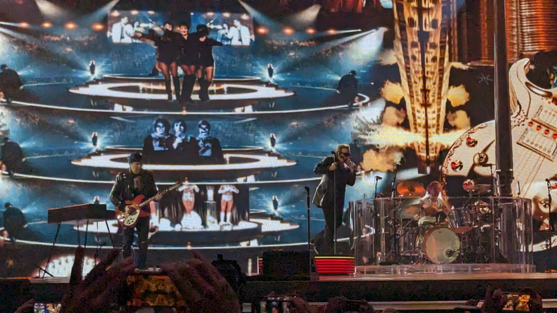 Joni Mitchell e gli U2 si esibiranno ai Grammy Awards. Oltre a loro ...