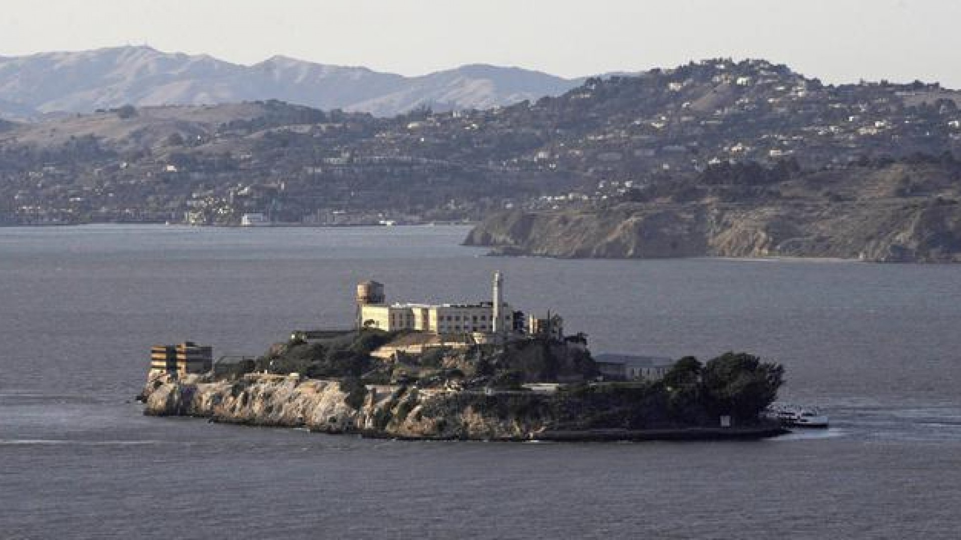 L'11 agosto del 1934 il carcere militare di Alcatraz diventò una ...