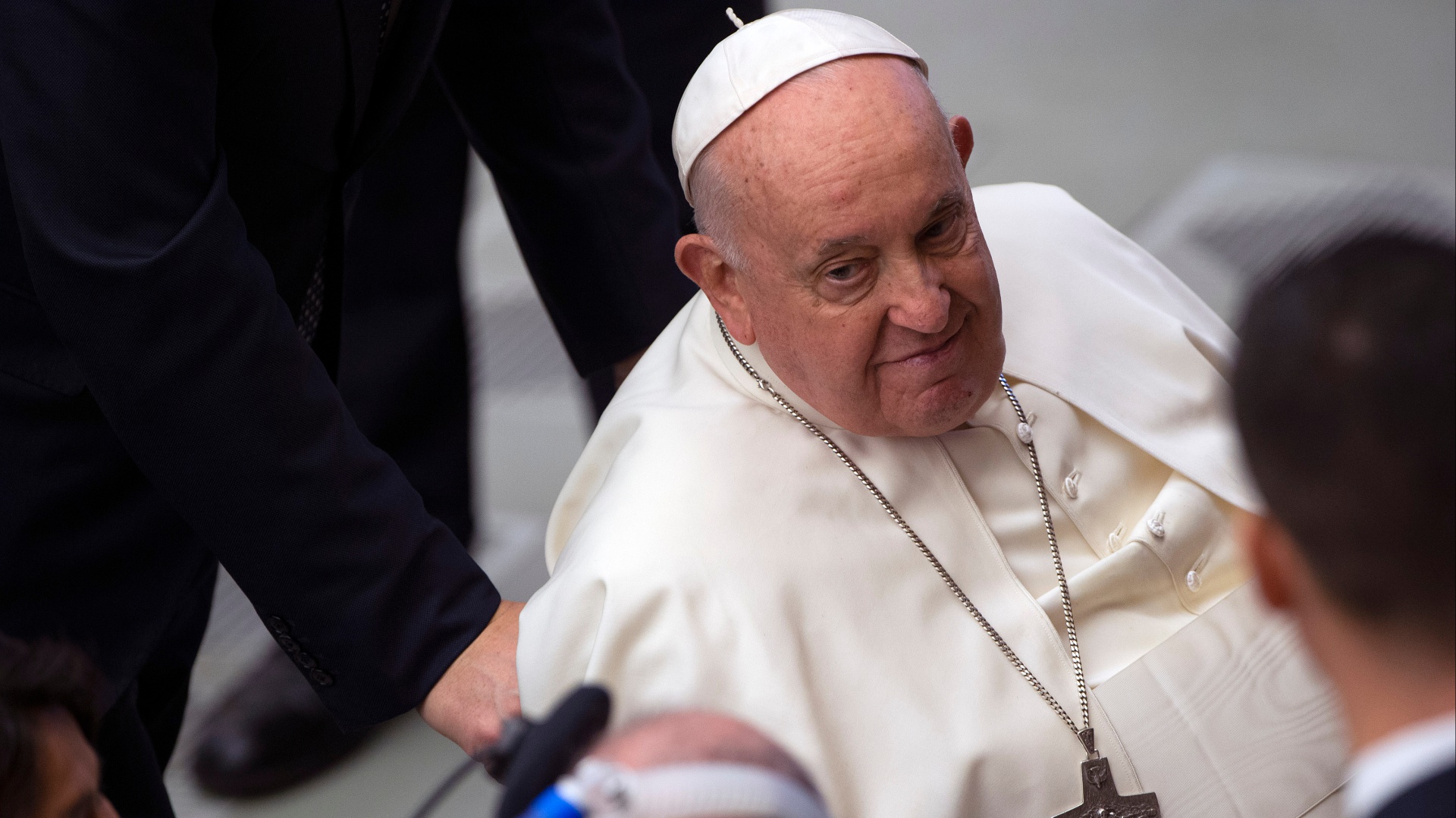 Papa Francesco stabile al Policlinico Gemelli, in un messaggio audio in ...