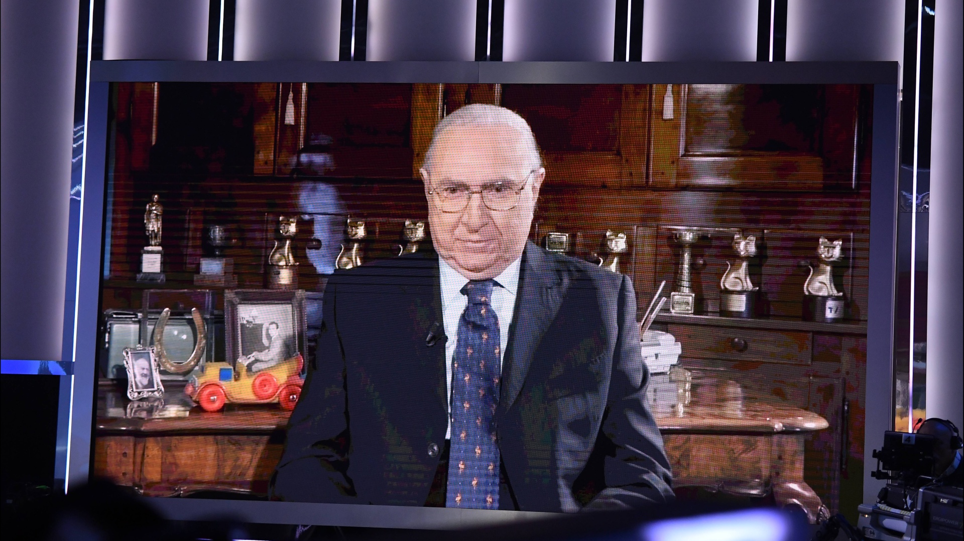 Pippo Baudo dimesso dall'ospedale dopo un incidente domestico? Ecco la ...