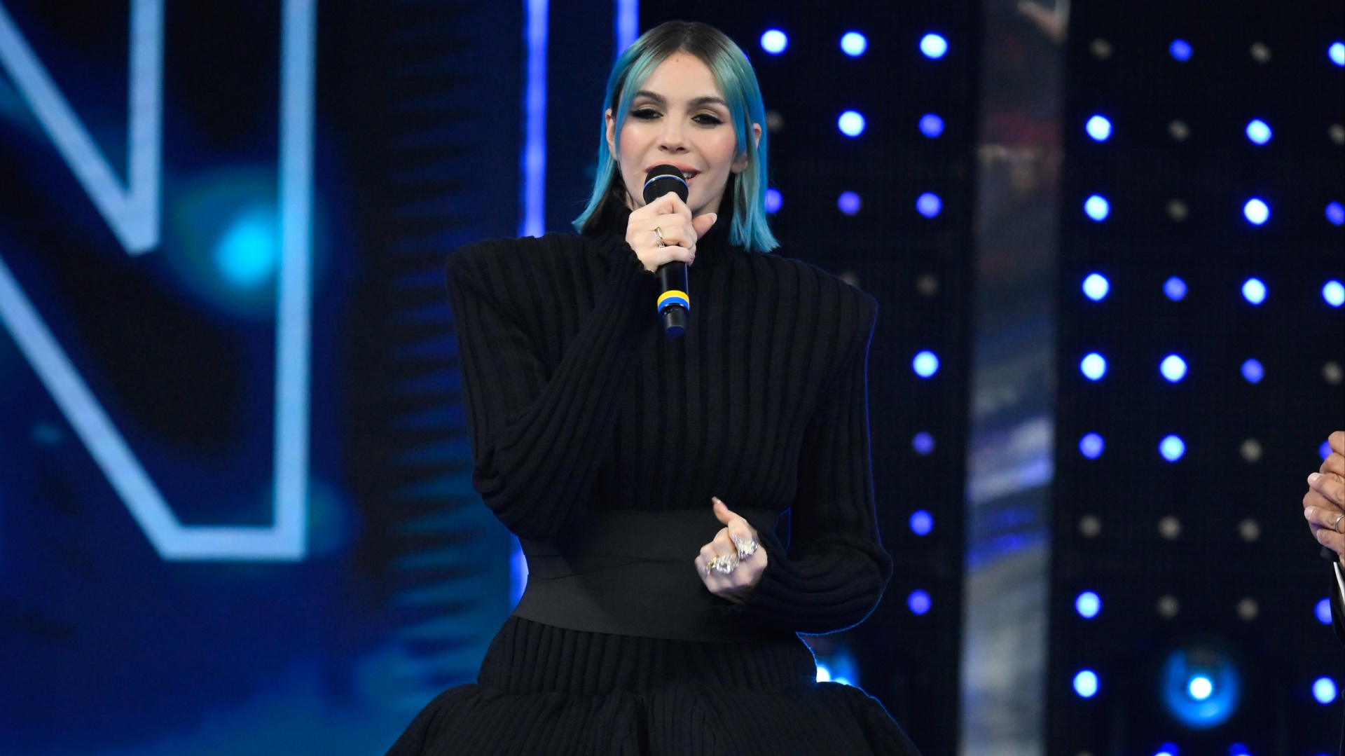 Rose Villain "Fuorilegge" al Festival di Sanremo 2025: la cantante è ...