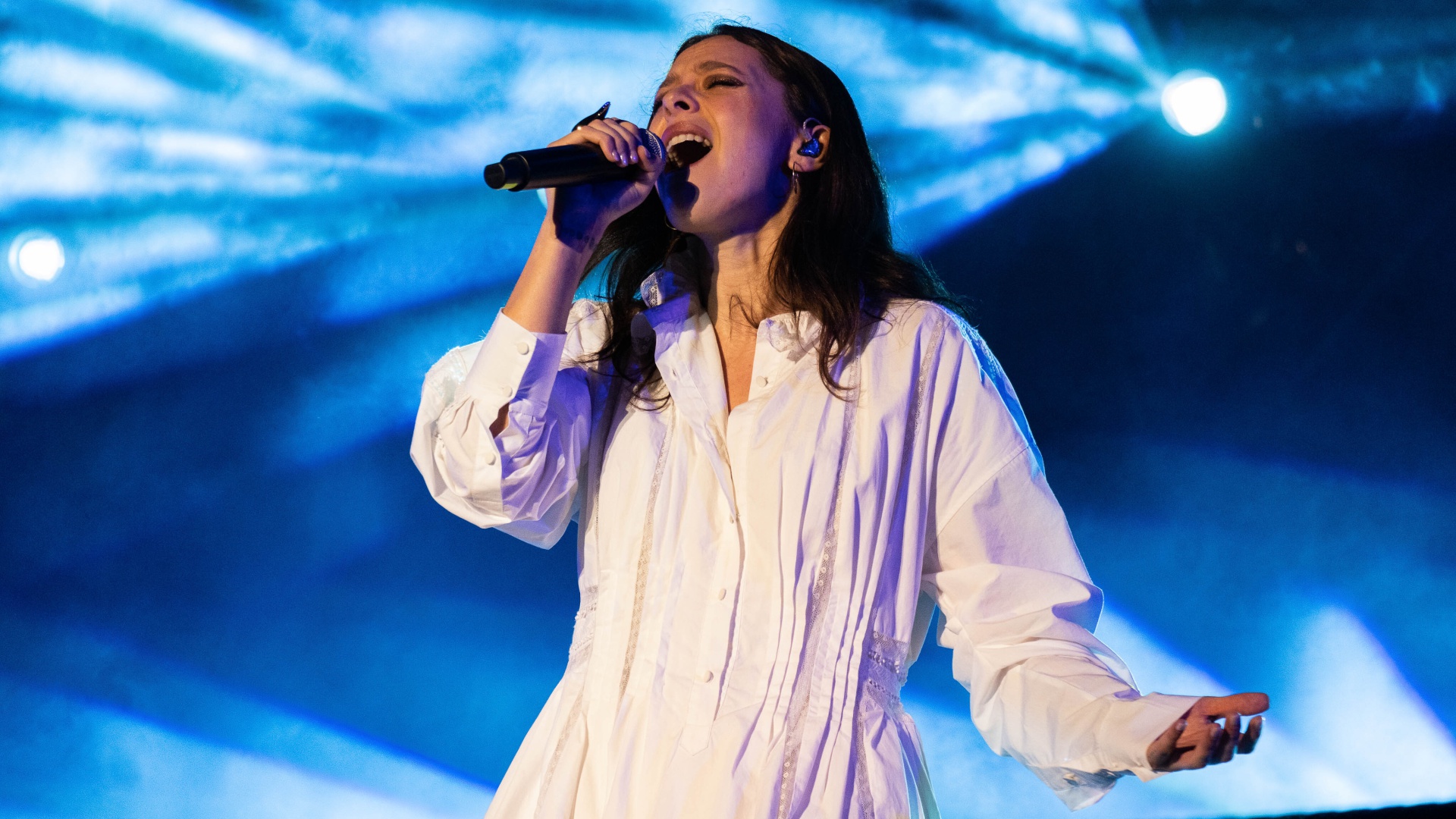 Sanremo 2025, Francesca Michielin all'Ariston con "Fango in Paradiso ...
