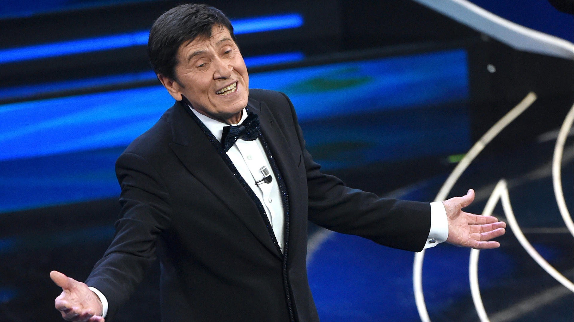 Teatro Ariston a Sanremo in delirio per Morandi, Albano e Ranieri - RTL ...