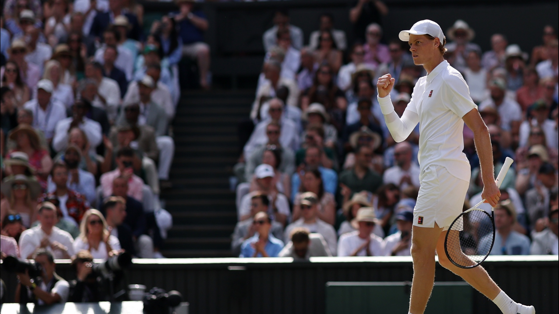 Tennis, Jannik Sinner vince Wimbledon ed entra nella storia, battuto Carlos Alcaraz in finale ...