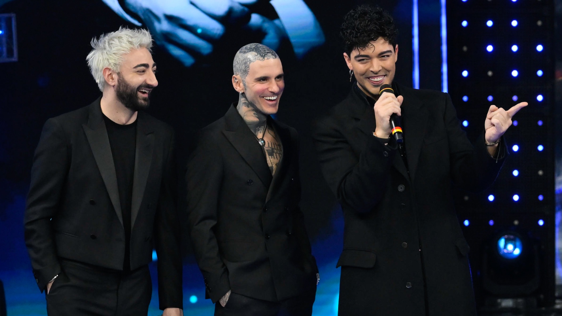 The Kolors a Sanremo 2025: tutto sulla band e sul nuovo brano "Tu con chi fai all'amore" - RTL 102.5