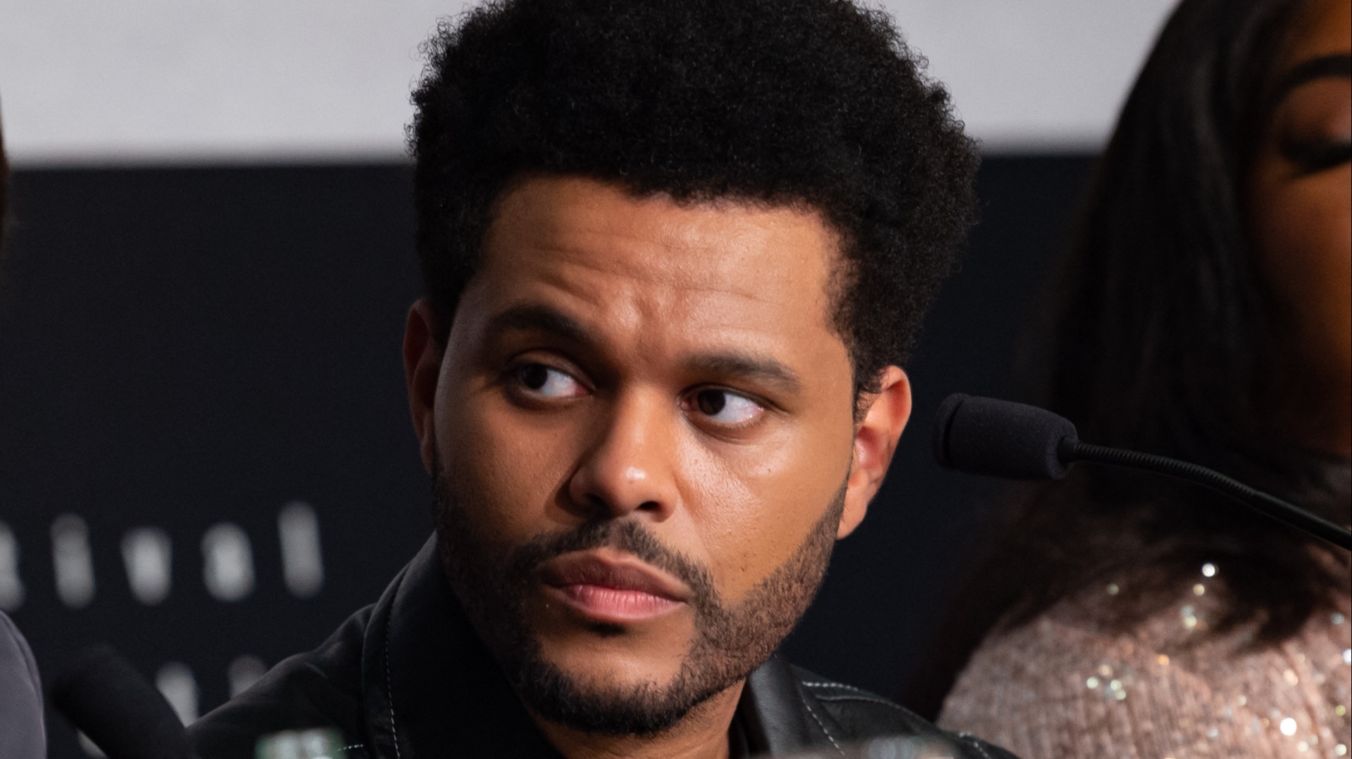 The Weeknd ha donato 2 milioni di dollari per contrastare la crisi ...