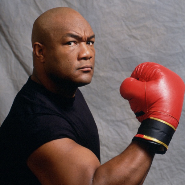 Addio a George Foreman, l'ex campione del mondo dei pesi massimi è ...