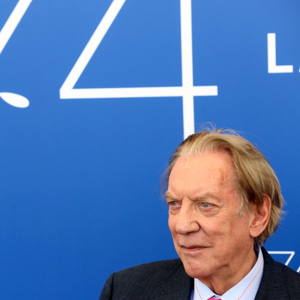 Addio al premio Oscar Donald Sutherland. Attore in 'La Sporca Dozzina ...