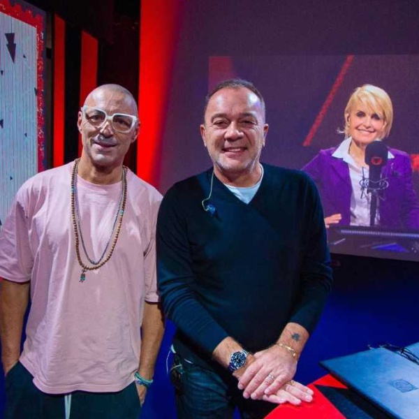 Alex Britti A RTL 102.5: “I supereroi sono i Very Normal People che ...