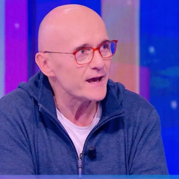 Alfonso Signorini senza freni, ecco cosa racconta a Pomeriggio5 con ...