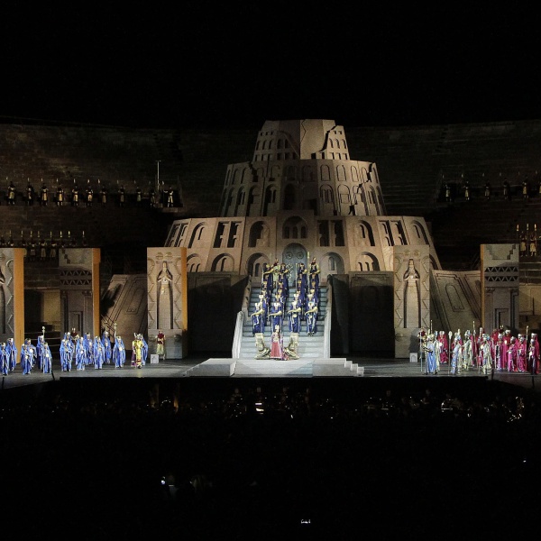 Arena di Verona, ieri ha debuttato Nabucco. Sesta produzione del 100/mo ...