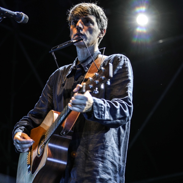 Bugo annuncia l'addio alle scene: "Il mio ultimo concerto il primo aprile 2025". Scherzo o ...