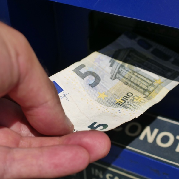 Caro benzina: perché gli italiani pagano i carburanti più degli altri ...