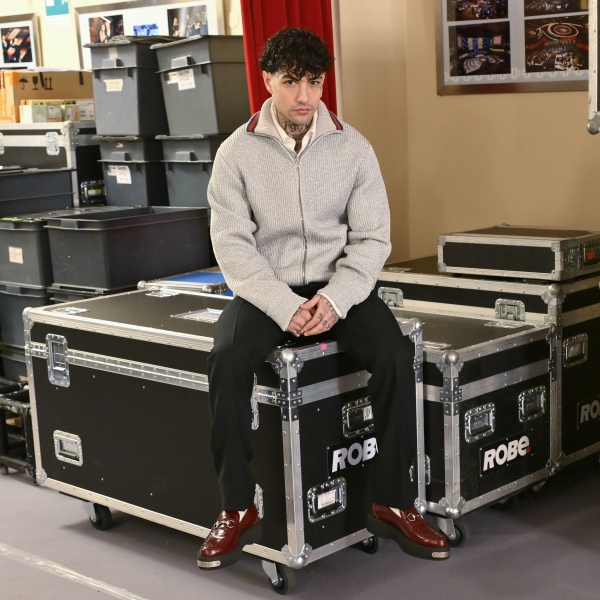 Damme 'Na Mano, ecco il significato del brano con cui Tony Effe ...