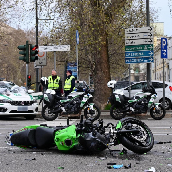 Doppia tragedia sulle strade: tre giovani morti tra Roma e Milano in ...