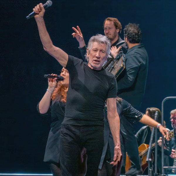 Gilmour contro Waters, nuovo scontro tra fondatori dei Pink Floyd, al ...