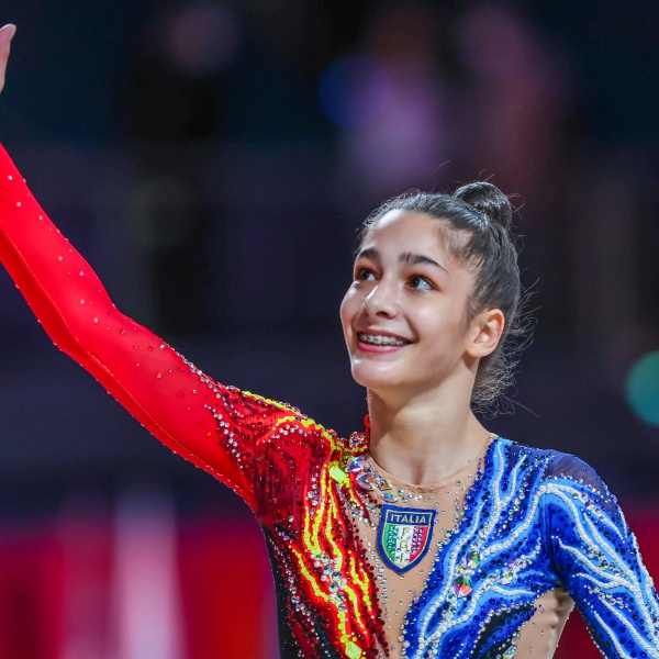 Giovane, piccola grande stella della ginnastica ritmica: brilla ai Mondiali in Bulgaria Sofia ...