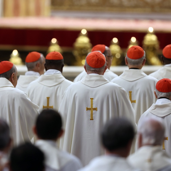Il conclave a un passo: domani alle 16.30, l'"extra omnes", oggi ultima riunione dei cardinali ...