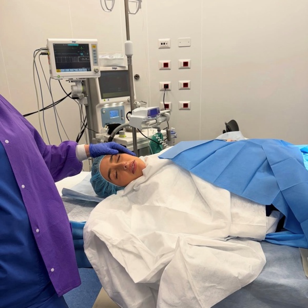 Il curioso intervento di Michelle Comi, l’influencer è tornata vergine ...