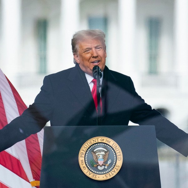 Il giorno più nero di Donald Trump, il partito potrebbe abbandonarlo ...