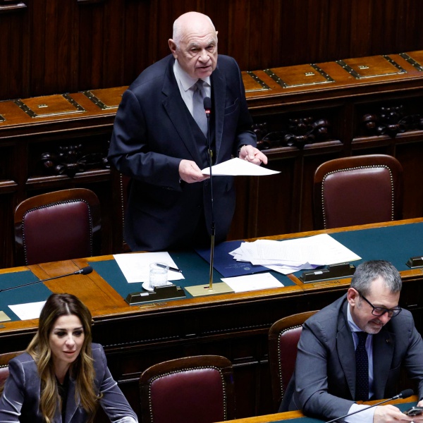 Il ministro della Giustizia Carlo Nordio alla Camera ha difeso la ...