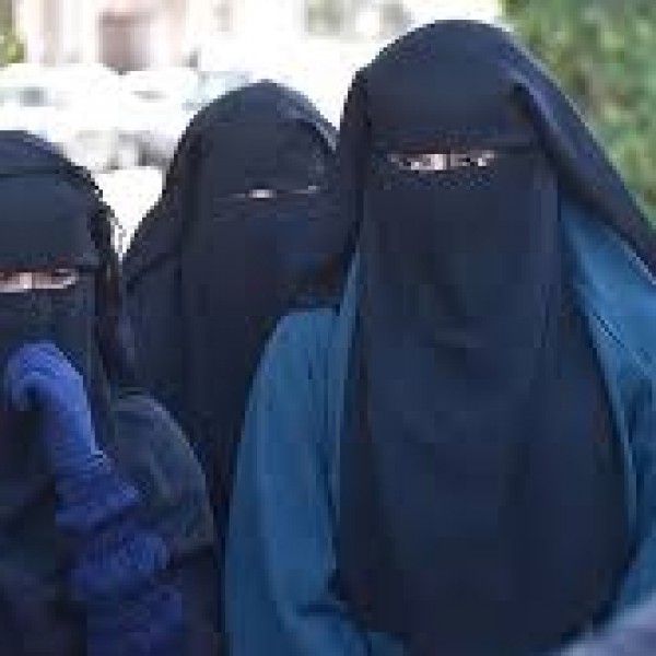 Il velo integrale sarà vietato in pubblico in tutta la Svizzera, il ...