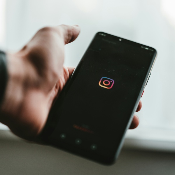 Instagram: arriva il tasto “non mi piace” nei commenti - RTL 102.5