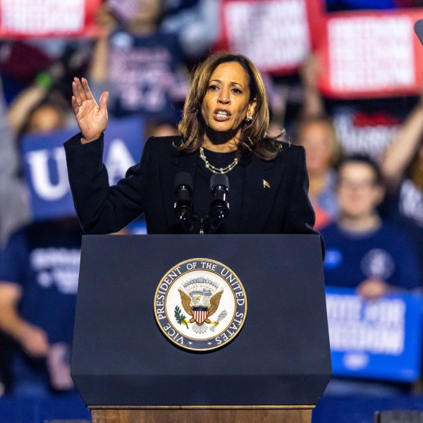 Kamala Harris, dobbiamo accettare il risultato del voto. A Trump ho ...