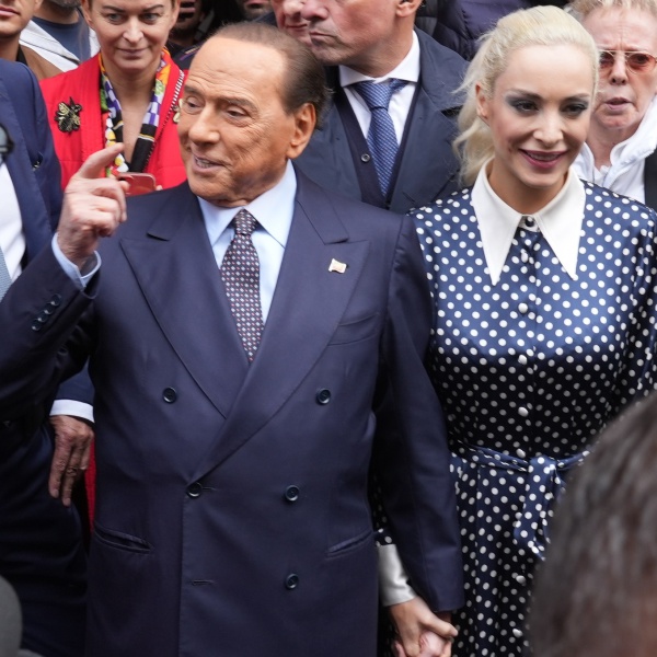 Le donne che hanno affiancato Silvio Berlusconi nel corso della sua vita: Dal matrimonio con ...