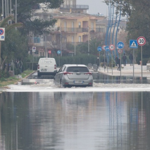 Maltempo: domani allerta arancione in Lombardia, Veneto e Friuli Venezia Giulia - RTL 102.5