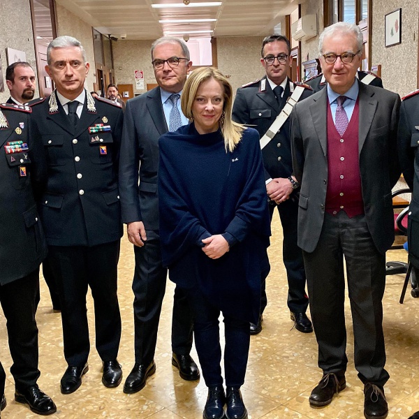 Messina Denaro, per una volta esulta, compatto, il mondo della politica ...