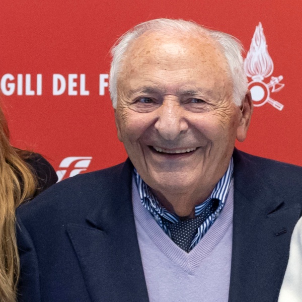Mogol in volo con la moglie con l'elisoccorso dei vigili del fuoco da ...