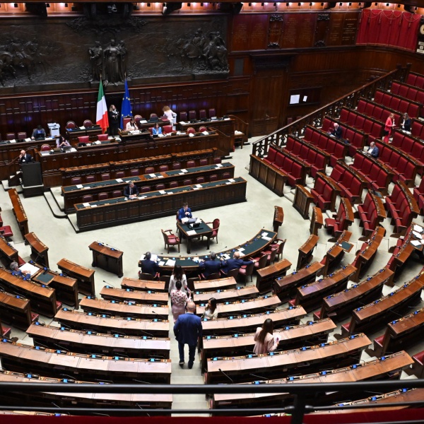 Montecitorio, arriva il nuovo trucco: microfono anti-comizio ...