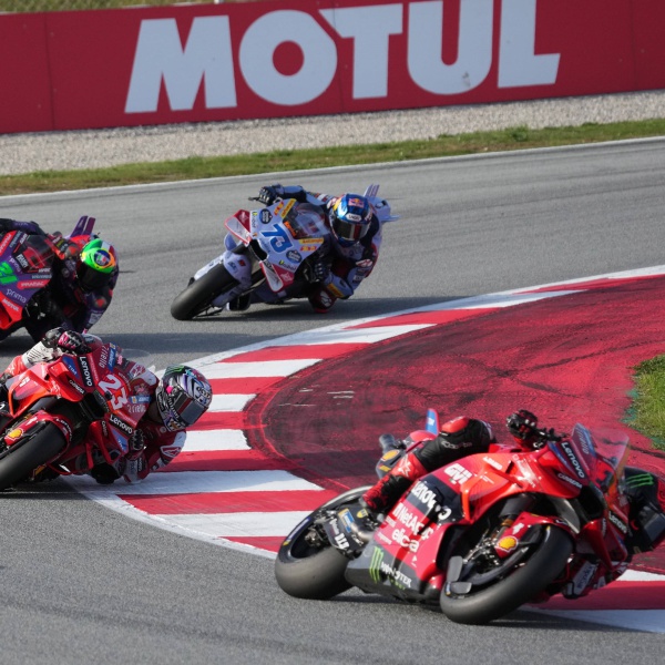 Moto Gp, a Barcellona Bagnaia vince la Sprint Race e accorcia su Martin. Domani l'ultima gara ...