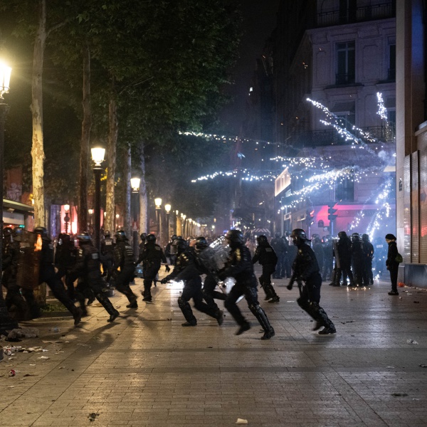 Notte folle a Parigi dopo la vittoria della Champions League da parte ...