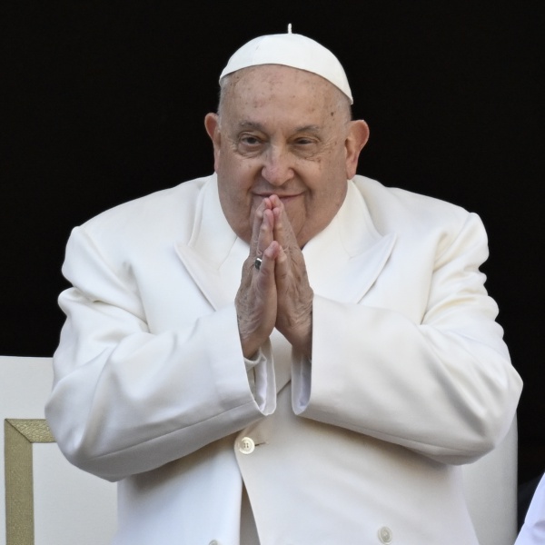 Papa Francesco migliora ancora, i reni non preoccupano. La Tac, normale ...