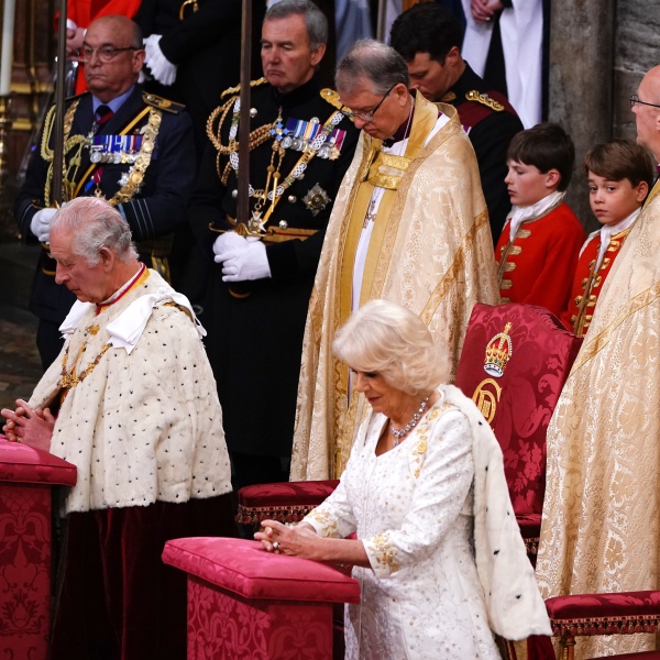 Re Carlo III ha giurato. Sono venuto non per essere servito, ma per servire - RTL 102.5