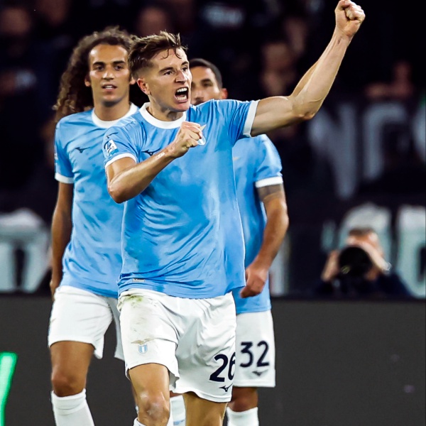 Serie A, Juventus ko, vince la Lazio 1-0. Roma in testa, altro pareggio ...