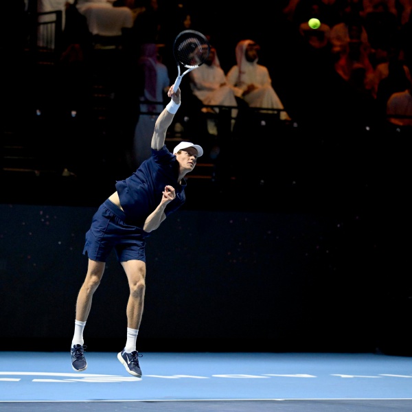 Sinner si conferma re in Arabia Saudita, suo il Six Kings Slam, battuto in finale Alcaraz - RTL ...