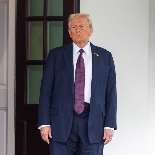 Trump minaccia: “Dazi del 100% per i film girati fuori dagli USA” - RTL 102.5